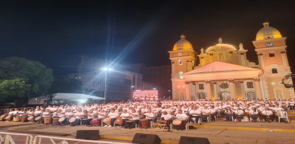 La gaita zuliana hace historia y logra el World Récord Guinness - Notizulia